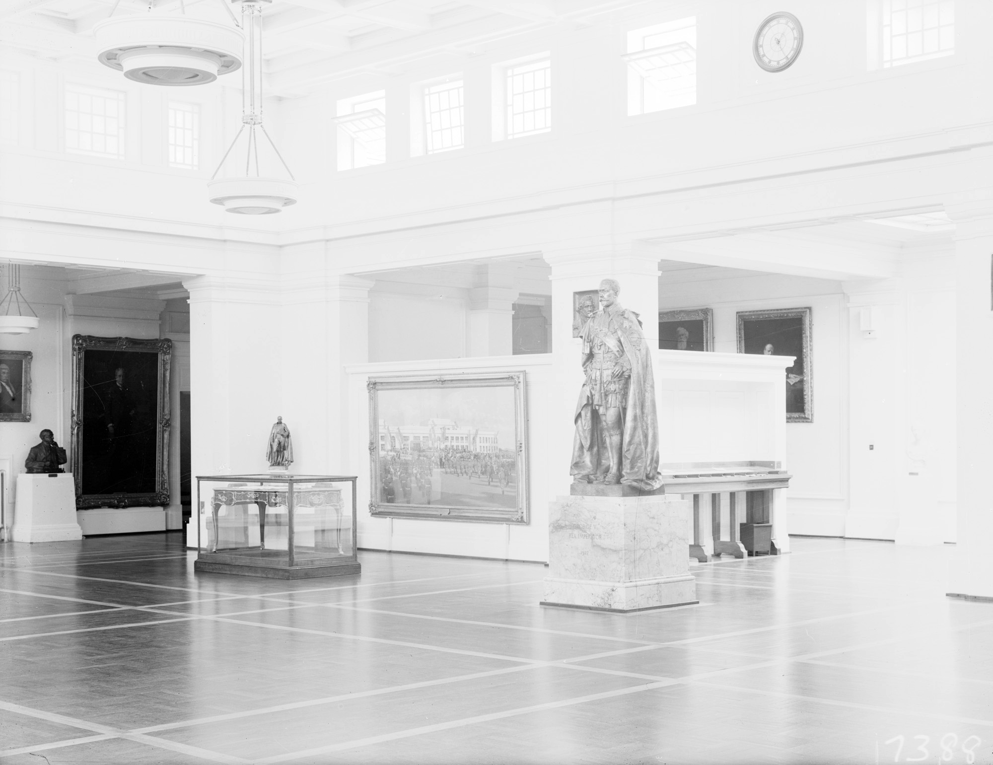 Parliament House, Kings Hall with Statue of King George V. · NAA A3560 ...